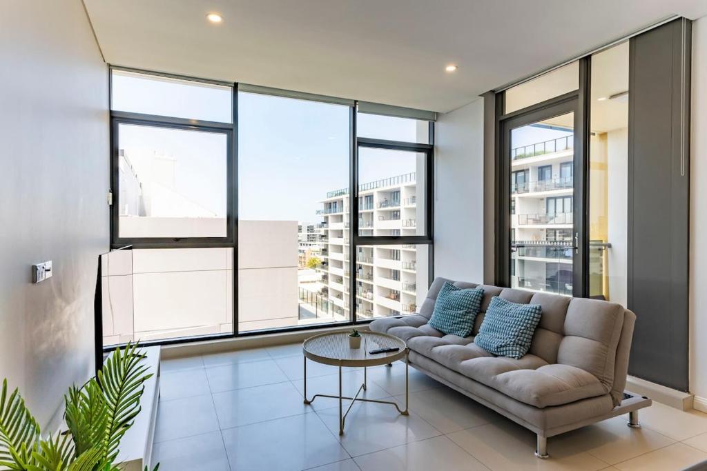L9 Modern High Level 2B with 2 Balconies in Mascot, Sydney (updated ...