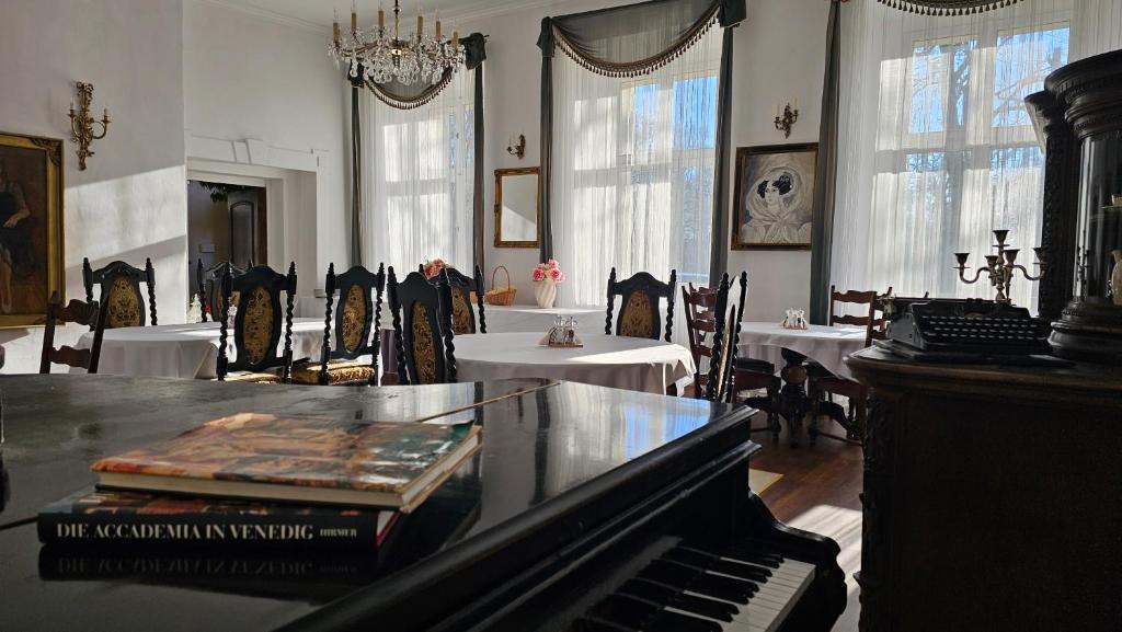 Pałac Chichy, Małomice (aktualne ceny na rok 2025)