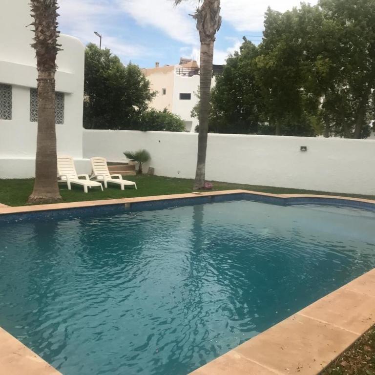 Somptueuse villa avec piscine privée au seins de la résidence ISLY GOLF ...