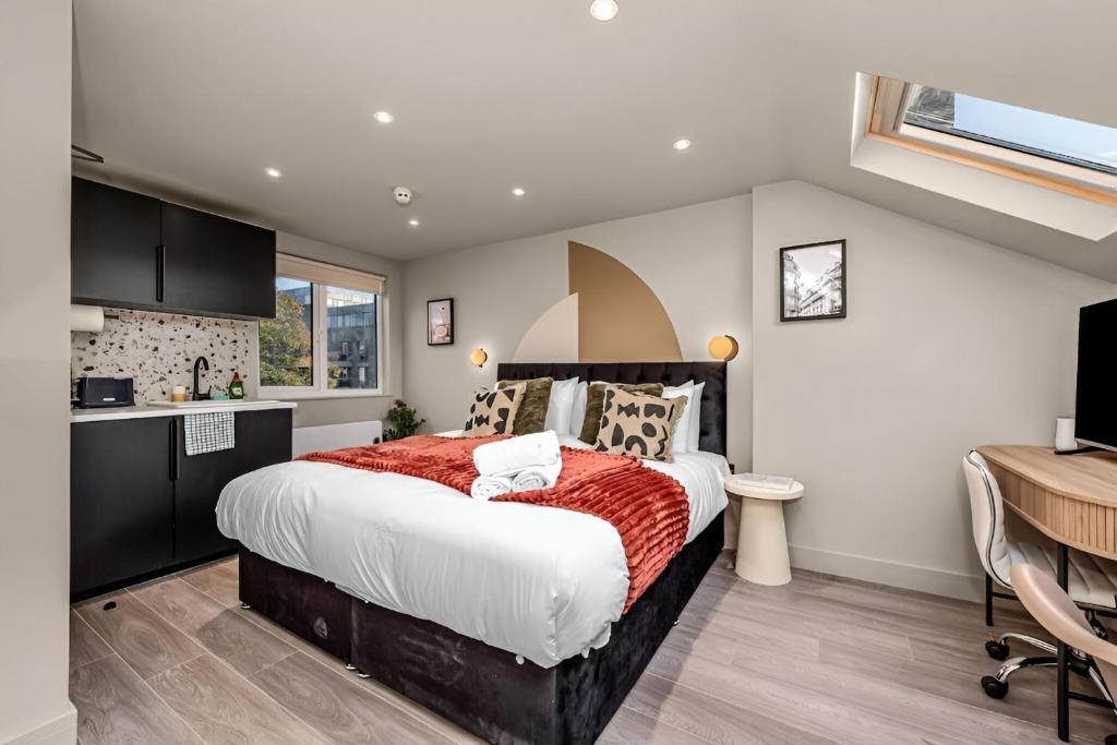 Radiant Studio Nook with Full Kitchen, London (updated prices 2025)