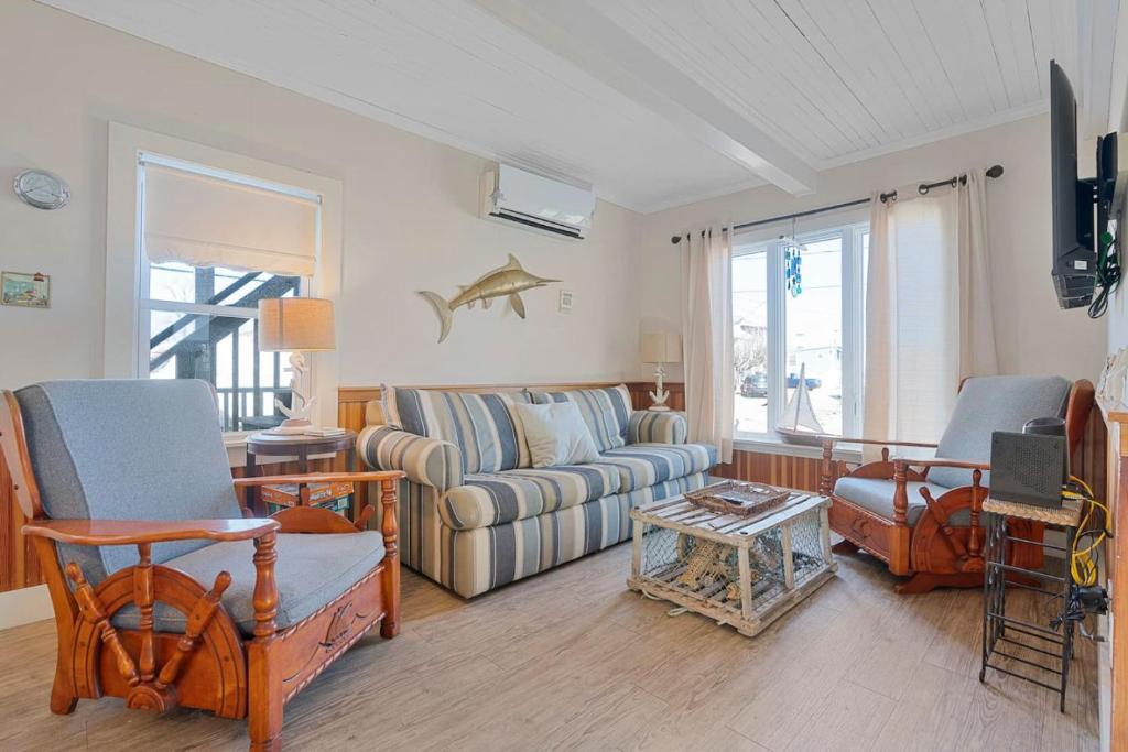 Renovated Coastal Haven Camp Ellis Classic Escape, Saco (updated prices ...