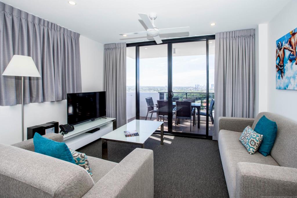 Synergy Broadbeach - Official, Gold Coast (updated prices 2025)