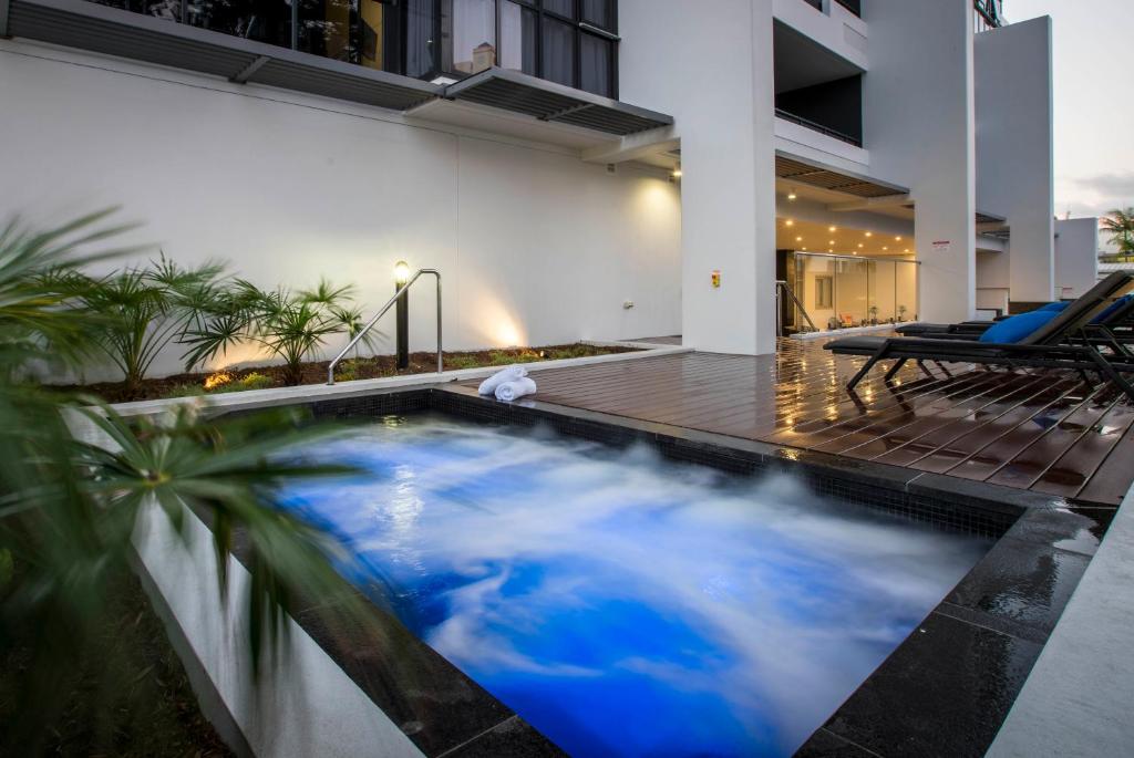Synergy Broadbeach - Official, Gold Coast (updated prices 2025)