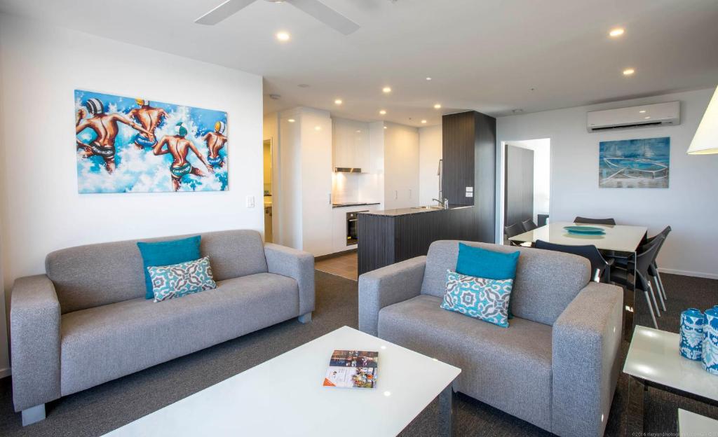 Synergy Broadbeach - Official, Gold Coast (updated prices 2025)