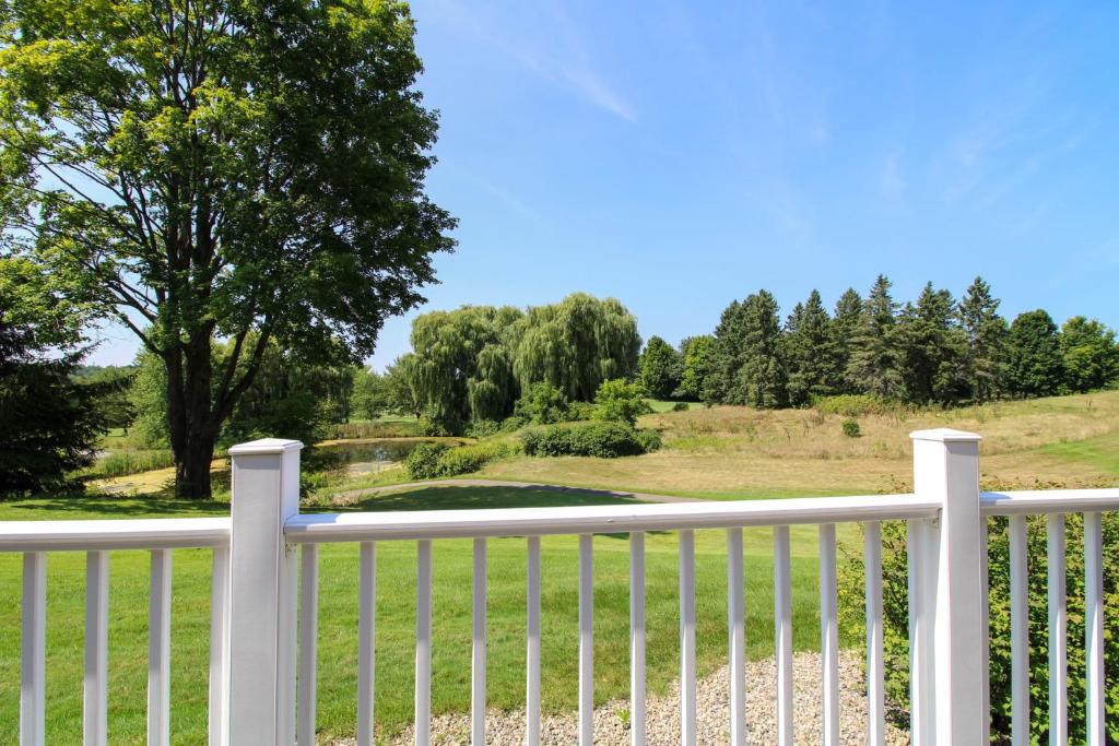 Tee Time on Valleyway Drive, Traverse City (updated prices 2025)