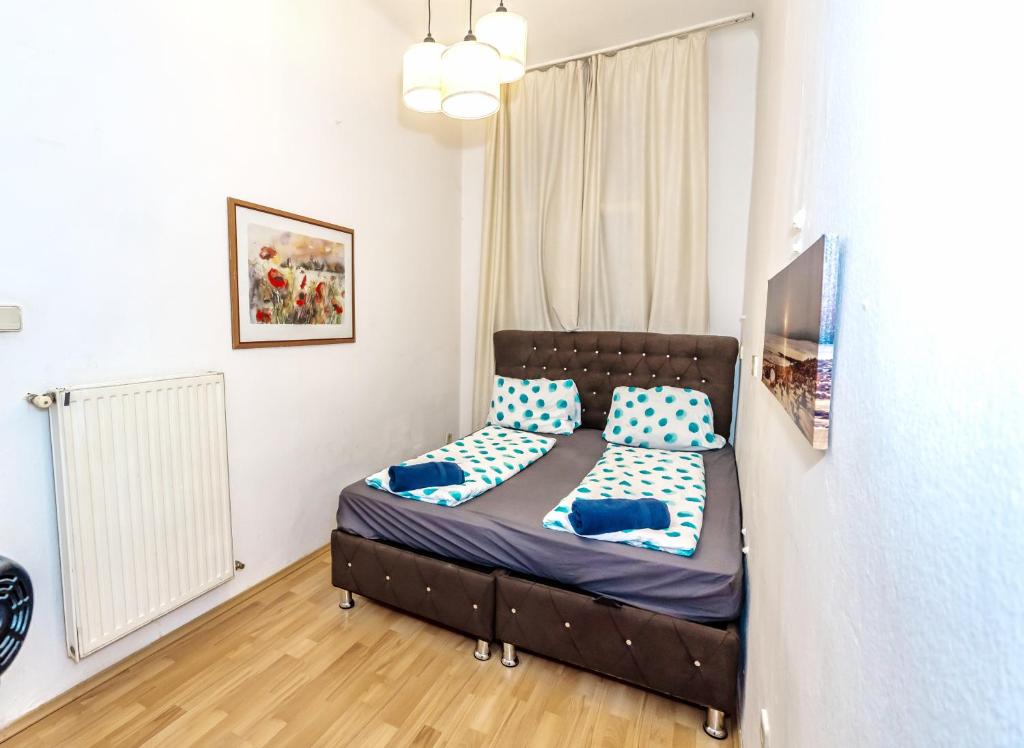 Cozy Room - 7 Minutes to Schönbrunn Palace, Vienna (updated prices 2025)