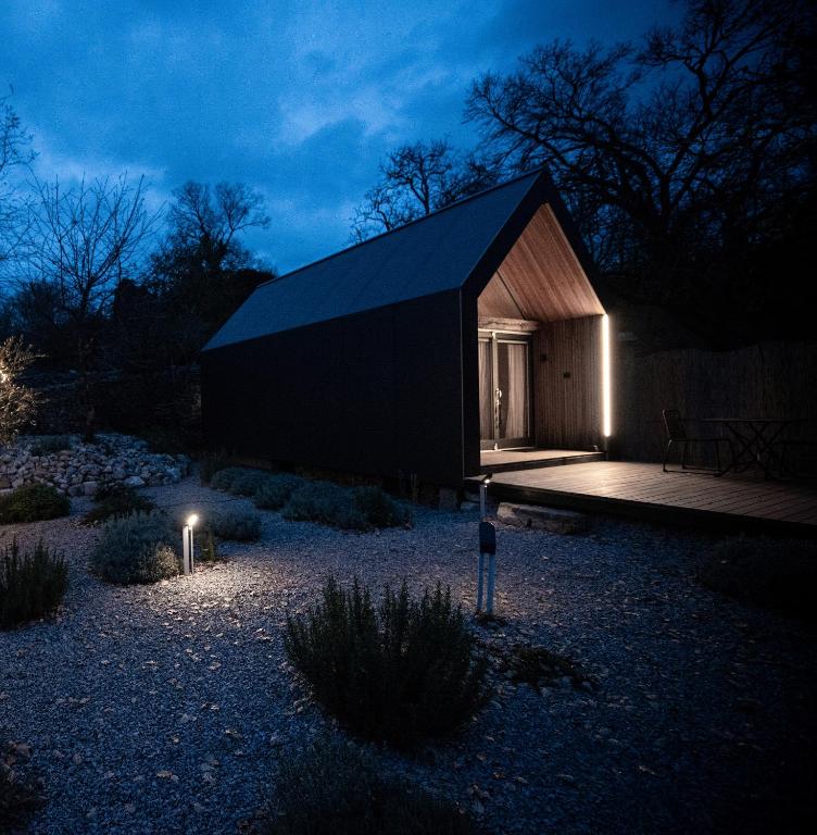 Moon - Tiny house from Callin Wines, Sežana (updated prices 2025)
