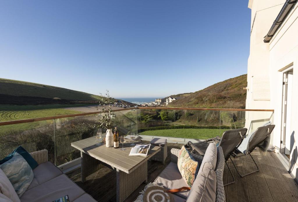 7 Whitehouse, Newquay (updated prices 2026)