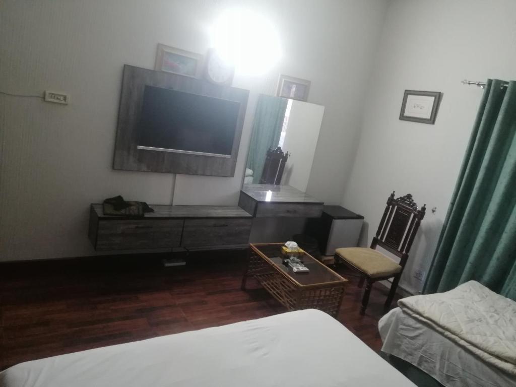 Khan's Family guest House, Islamabad (updated prices 2025)