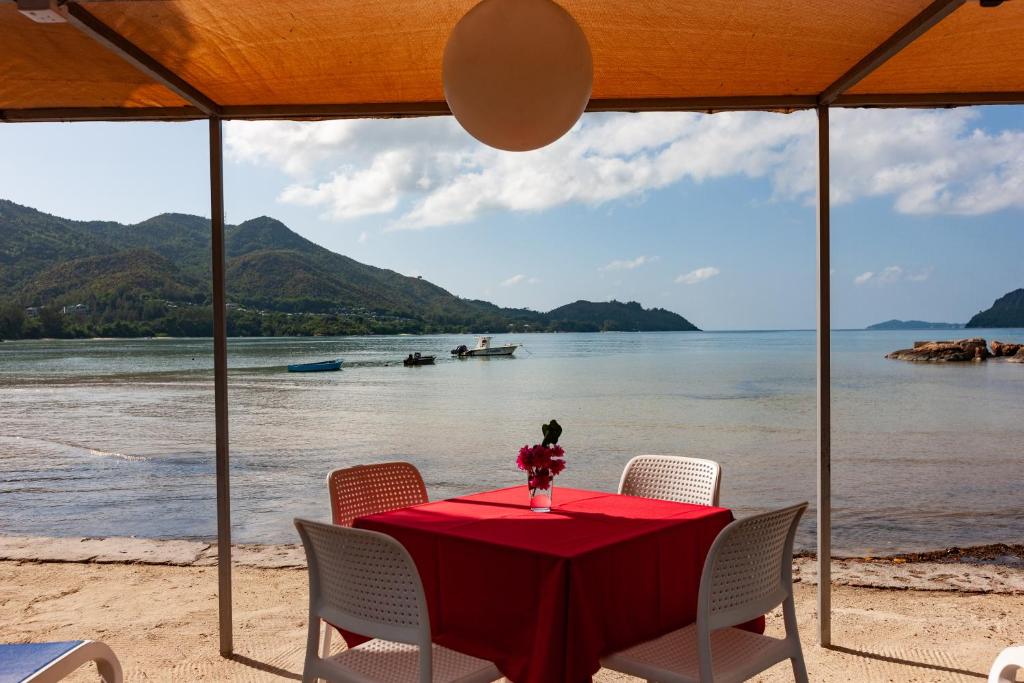 Sea View Lodge, Baie Sainte Anne (updated prices 2026)