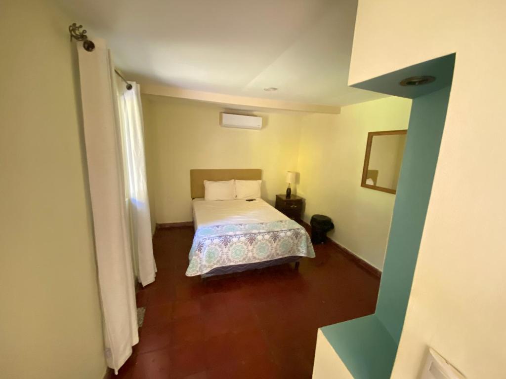 Hotel y Restaurante Ocean Corner, El Zonte (updated prices 2025)