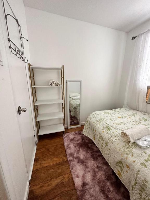 Small room, Bushwick Junction (updated prices 2025)