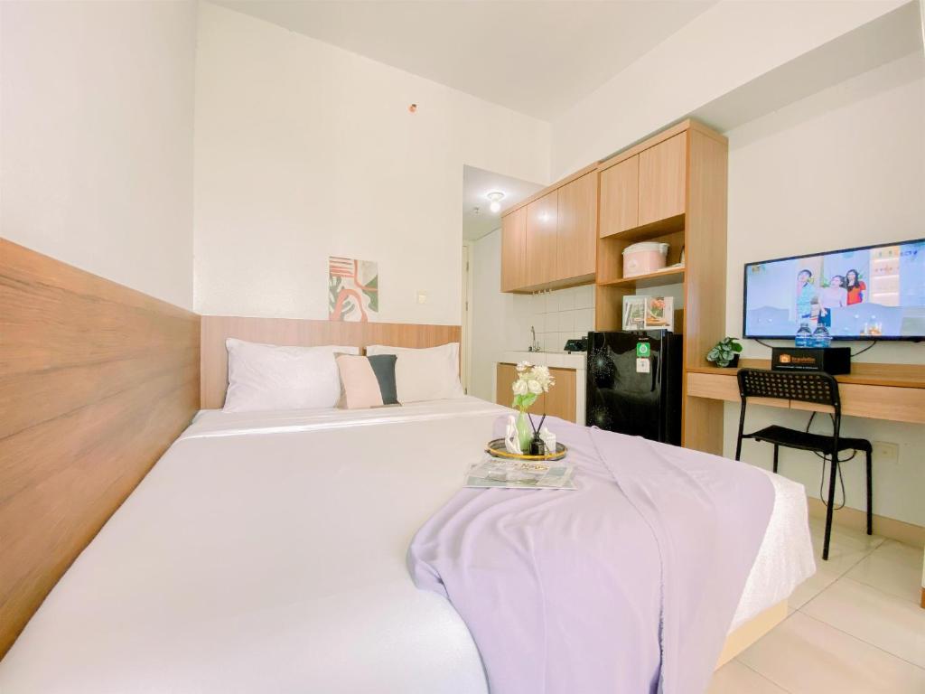 Cozy and Homey Studio at Springlake Summarecon Bekasi Apartment By ...