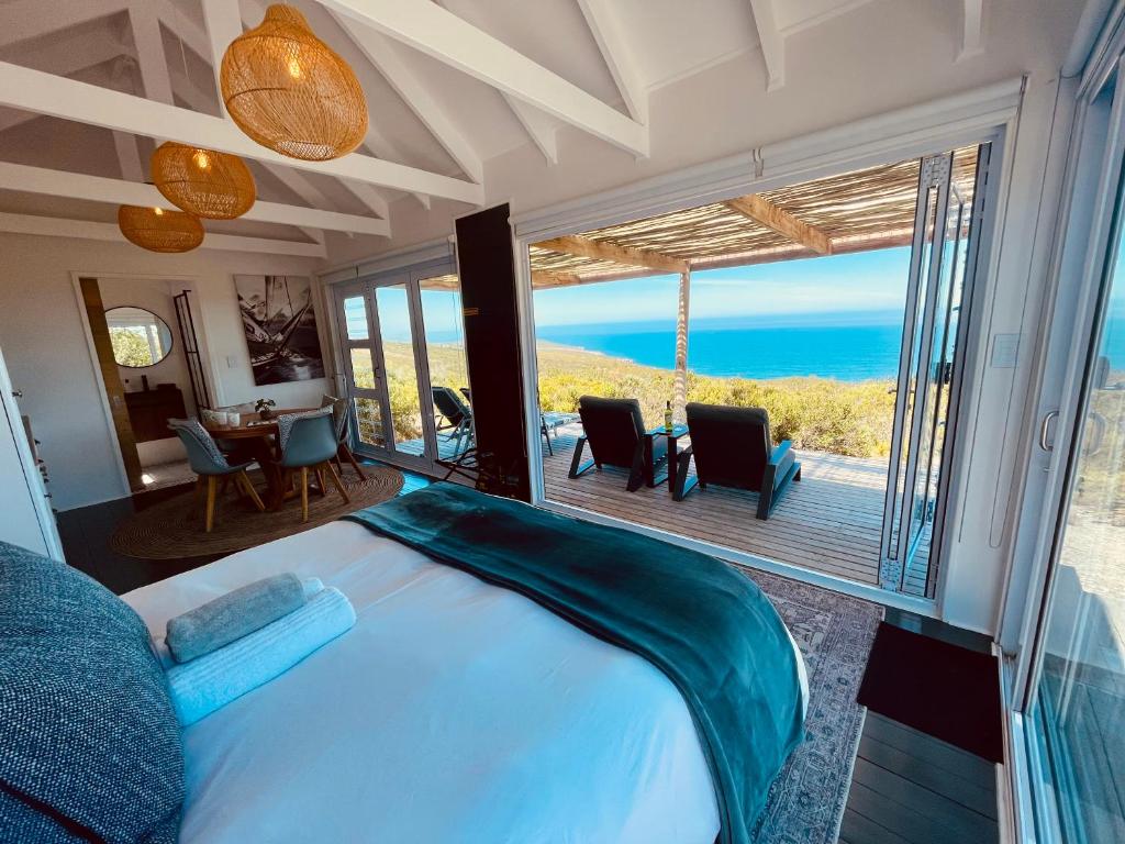 Sea Views, Hikes & Tranquility Wildside Cabin, Plettenberg Bay (updated ...