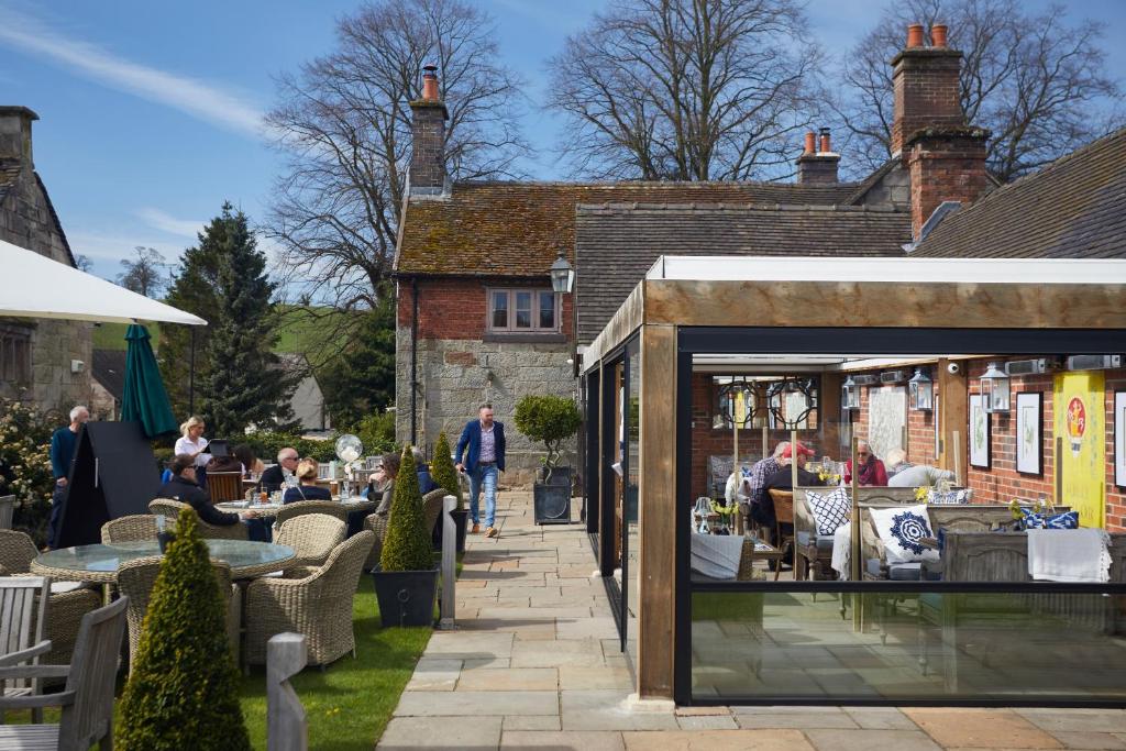 The Duncombe Arms, Ellastone (updated prices 2025)