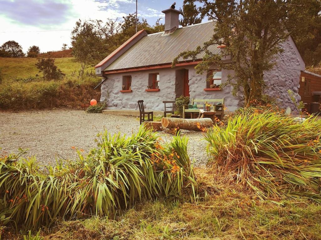 Mountain Cottage with Barn Sauna, Clonbur, Galway, Clonbur (updated ...