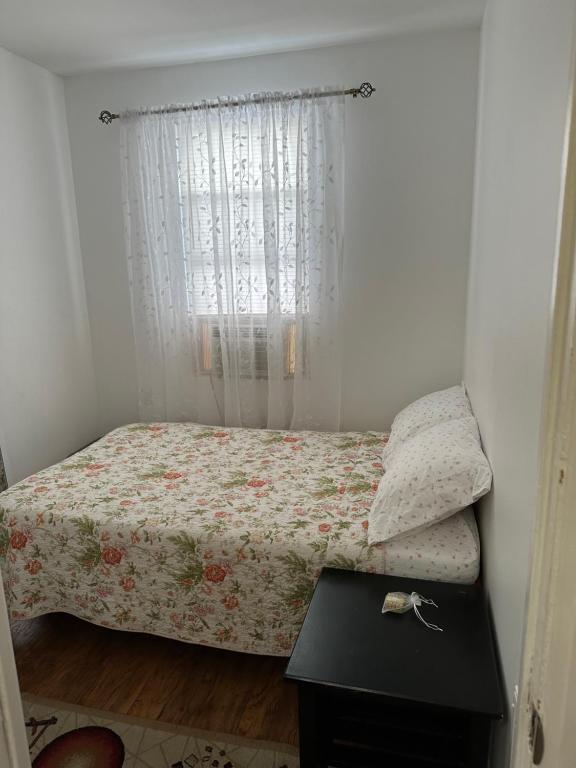 Small room, Bushwick Junction (updated prices 2025)