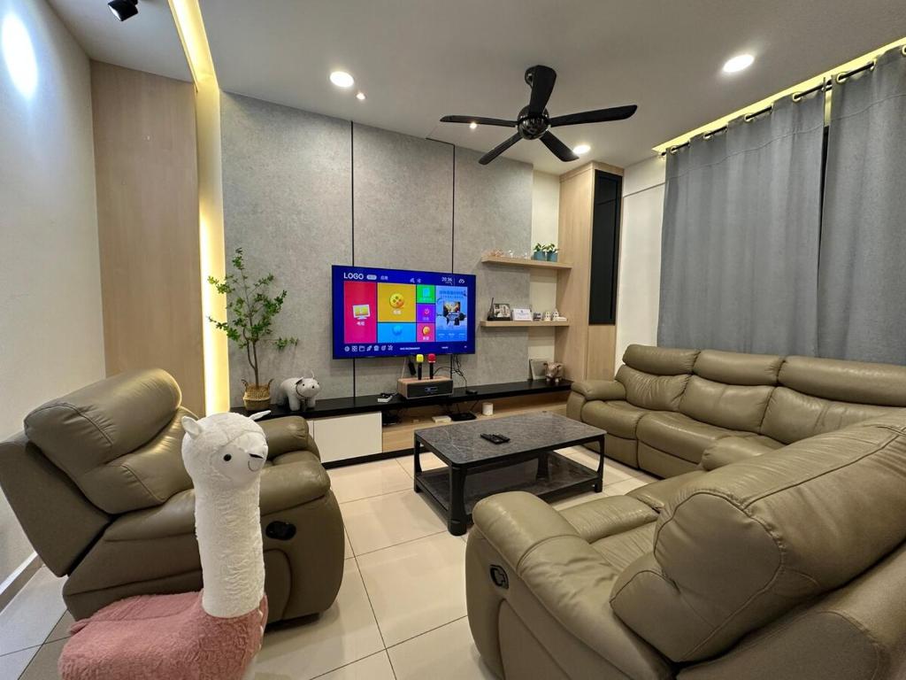 NEW ! KTV , ARCADE , TV BOX ,Town Area 15 PAX, Malacca (prețuri ...