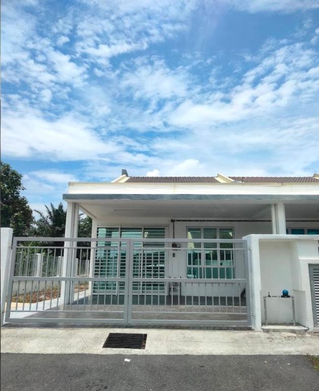 Homestay Muallim KLIA Dengkil Putrajaya M U S L I M, Kampung Dengkil ...