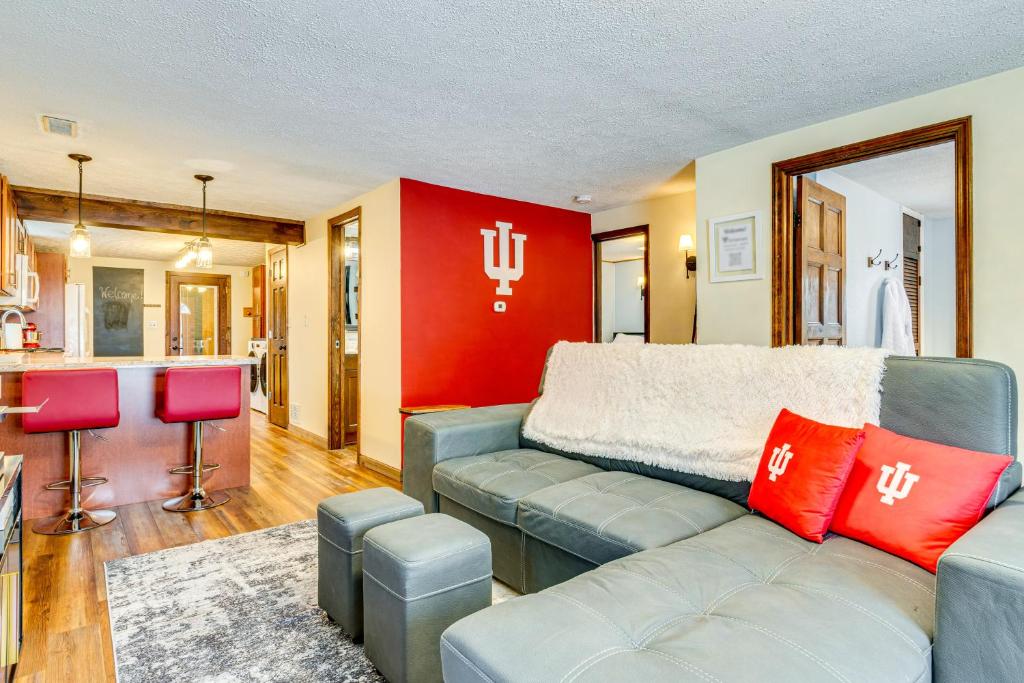1 Mi to IU Hoosier Home with Fire Pit and Fenced Yard, Bloomington ...