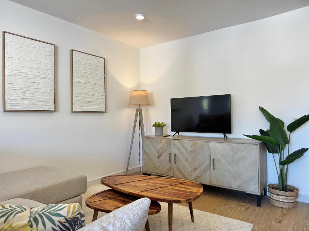 Oasis Studio II Marbella Center with mountain views - EaW Homes ...