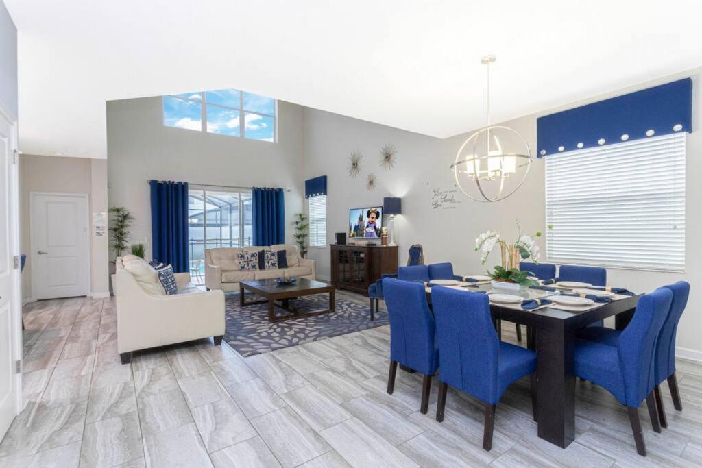 Elegant Blue Moon House - TOP Stay 10 Minutes from Disney, Kissimmee ...