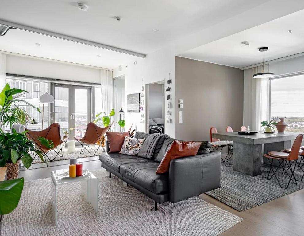 Lux stay in skyscraper 27th floor REDI, Helsinki (precios actualizados ...