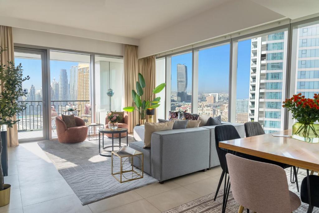 Burj Khalifa LifeStyle Boost! Fabulous 4bed open view Corner Suite Plus ...