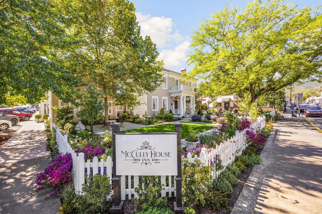 McCully House Inn, Jacksonville (updated prices 2025)