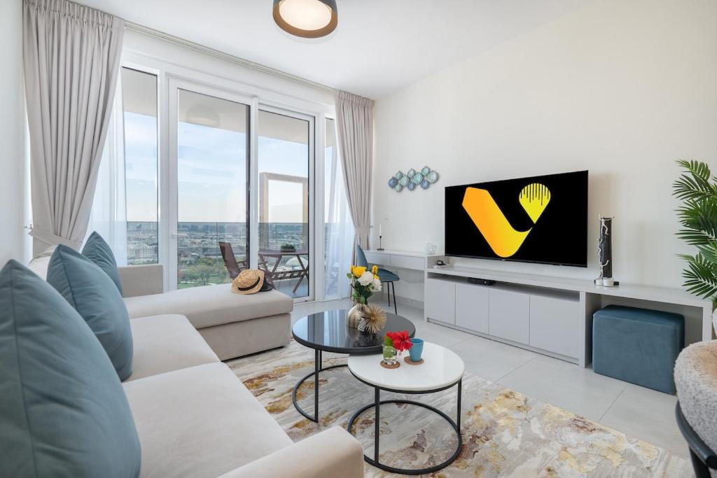 Vogue Al Wasl 1 Residence East 17th Floor with Balcony View of Zabeel ...