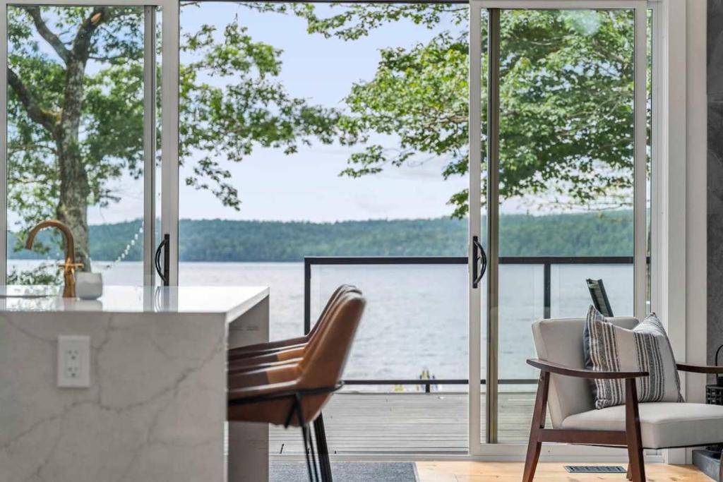 Sleek Modern LakeHouse on Grand Lake, DeKalb (updated prices 2025)