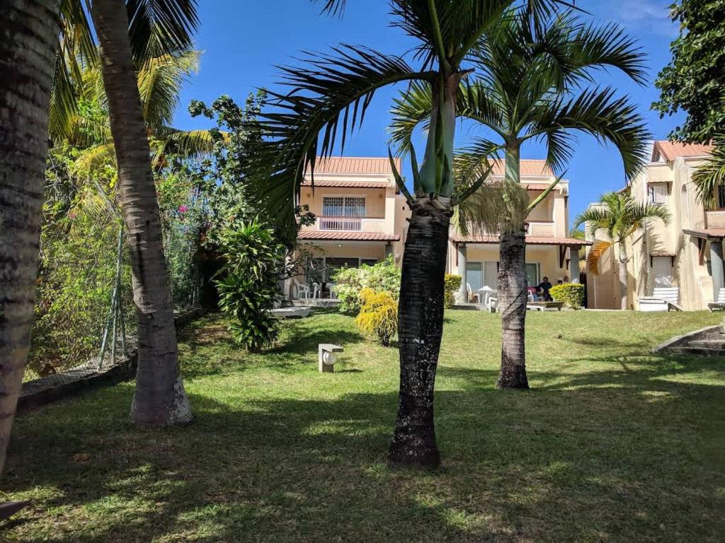Bungalow Les Banians, front de mer avec piscine, Grande Gaube (updated ...