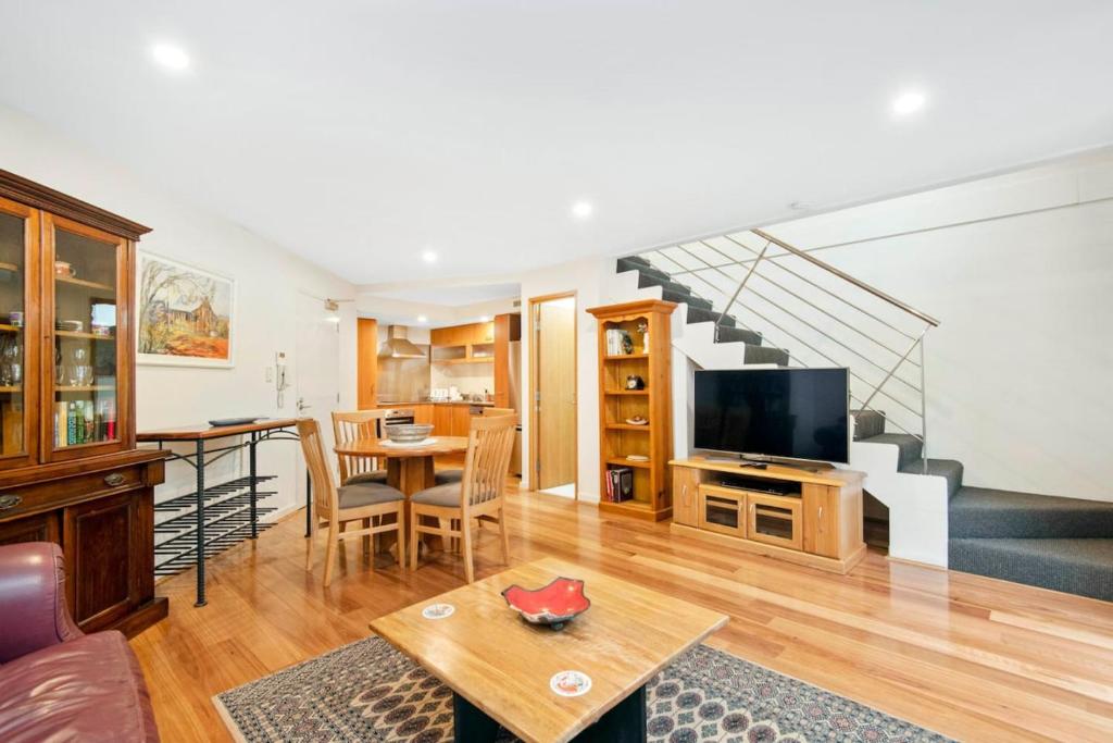 Contemporary Subi Apartment with all Amenities, Perth (updated prices 2025)