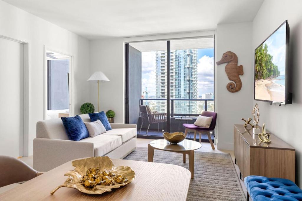 Studio at front of Kaseya Center Downtown Miami, Miami (updated prices ...