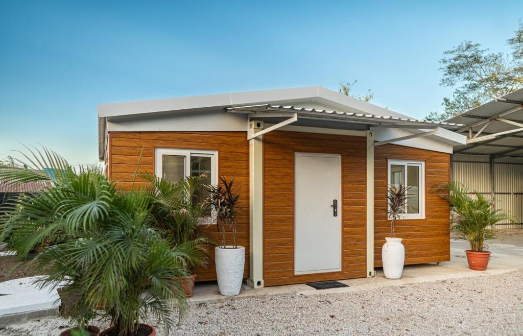 Beautiful tiny house with AC WIFI, Santa Cruz (updated prices 2025)