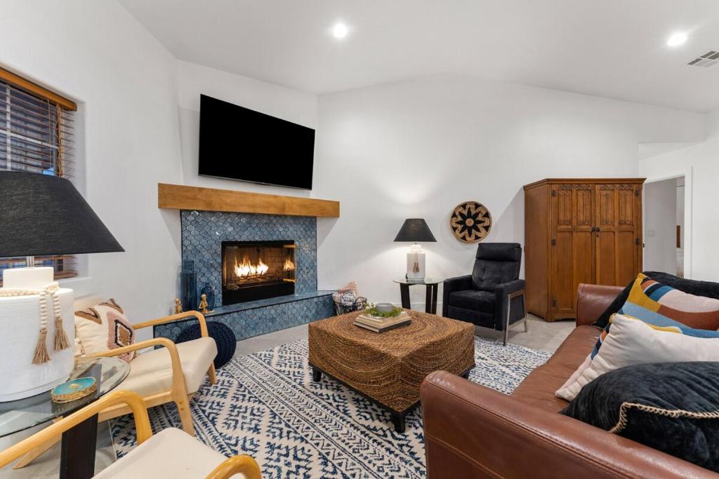 Adobe Azul - Fire-pit - Game Room - Spa - Fun, Yucca Valley (tarifs ...