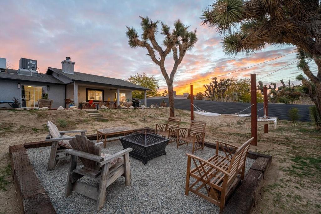 Adobe Azul - Fire-pit - Game Room - Spa - Fun, Yucca Valley (updated ...