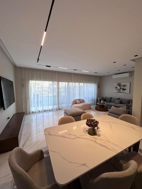 Prime cozy modern villa, Abū Rawwāsh (updated prices 2026)