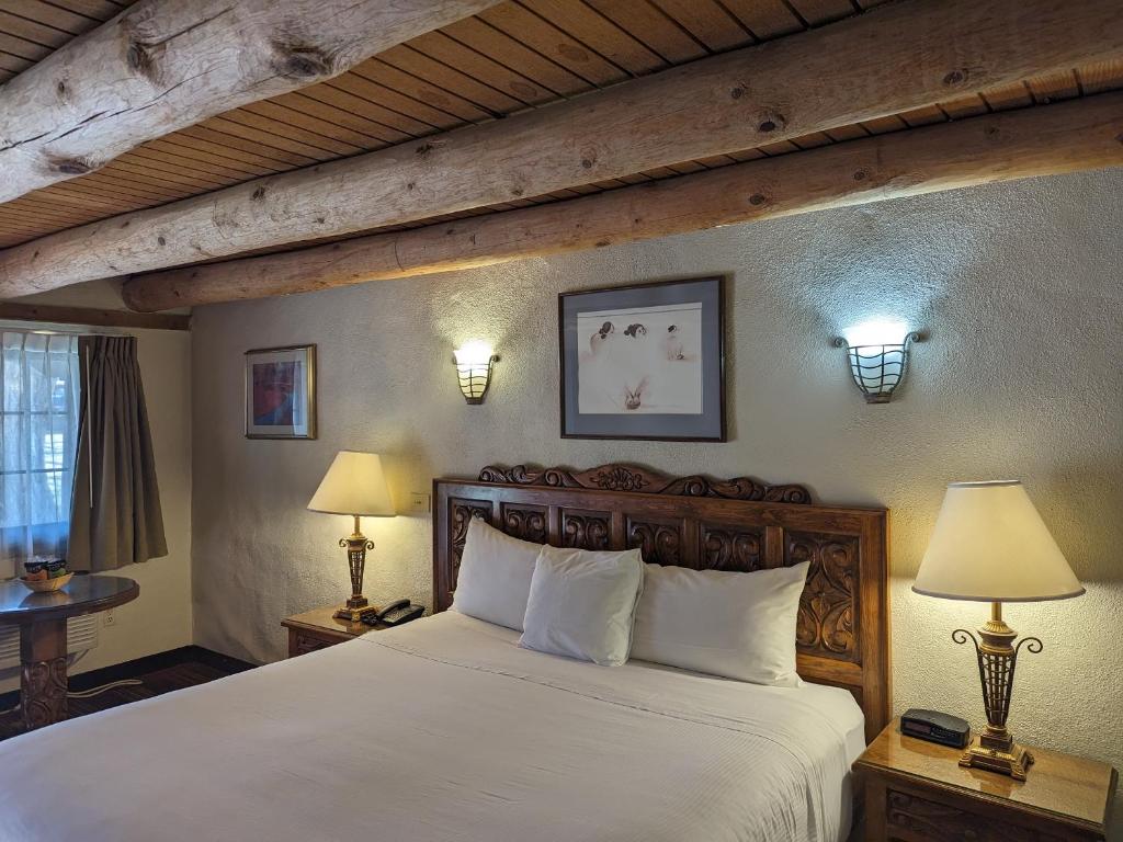 Sagebrush Inn & Suites, Taos (updated prices 2025)