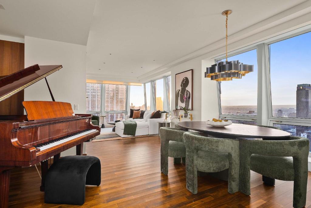 Billionaire Bunker Best View of NYC & World Trade Center, New York ...