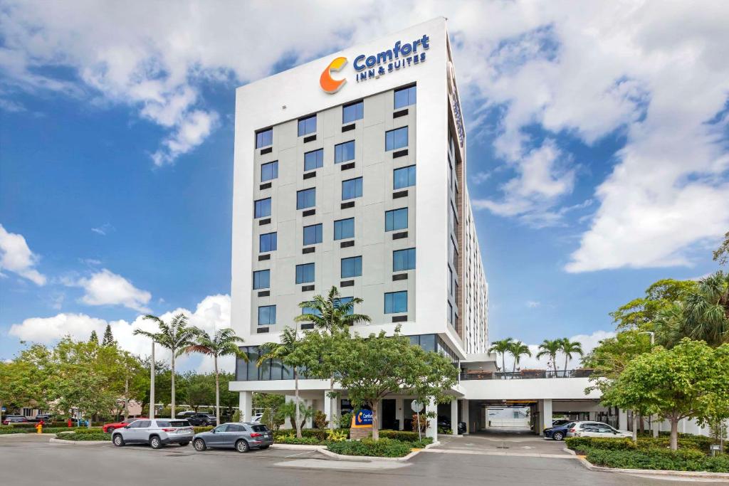 Comfort Inn & Suites Miami International Airport, Miami (updated prices ...