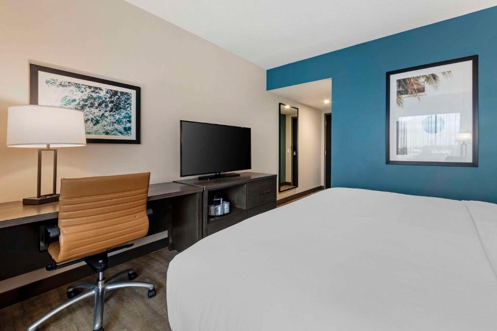 Comfort Inn & Suites Miami International Airport, Miami (updated prices ...