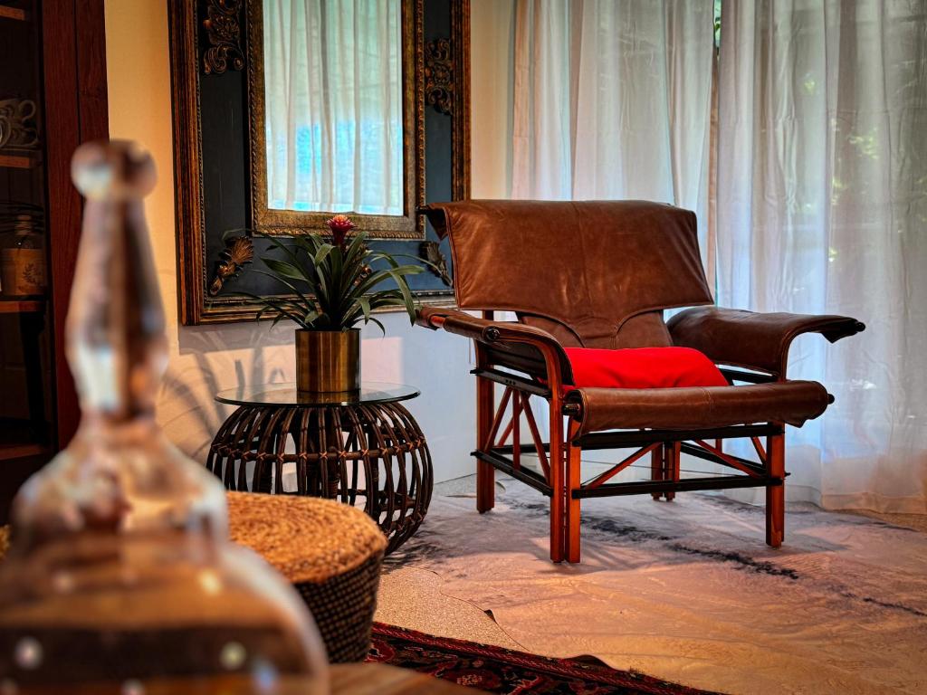 The Lilly- Enchanting Downtown Studio, High Springs (updated prices 2026)