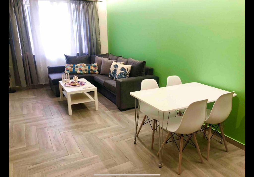 Agatha-2, Pireu (preços atualizados 2025)