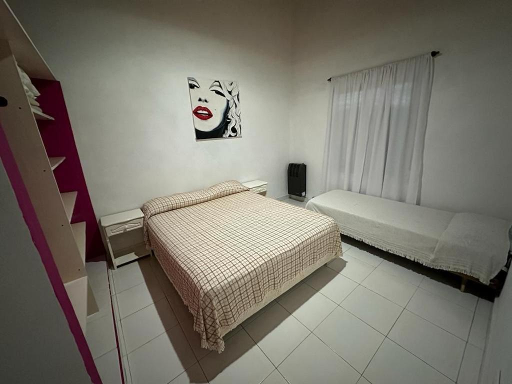 Casa ubicada en Monte hermoso, cómoda y con buena ubicación, entrada de ...