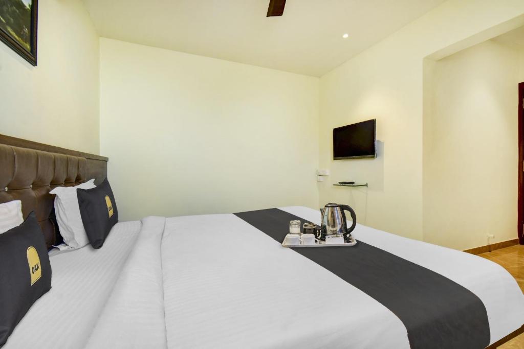 Townhouse OAK Hotel Chaitanya Executive Near Fun Time Multiplex, Pune ...