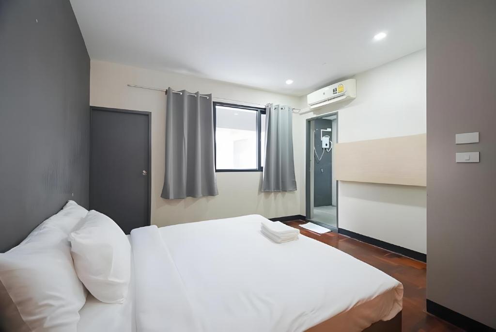 XX GO INN BTS Silom - Saint Louis สถานีรถไฟฟ้าเซนต์หลุยส์, Bangkok ...