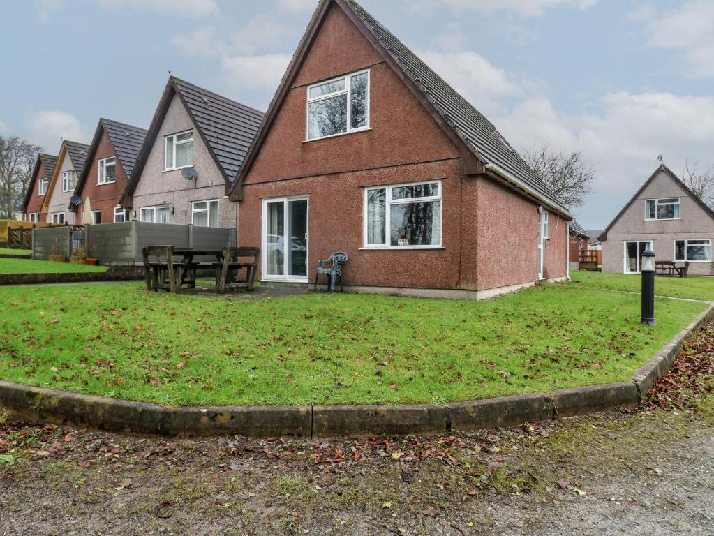 Lewis Lodge, Callington (updated prices 2026)