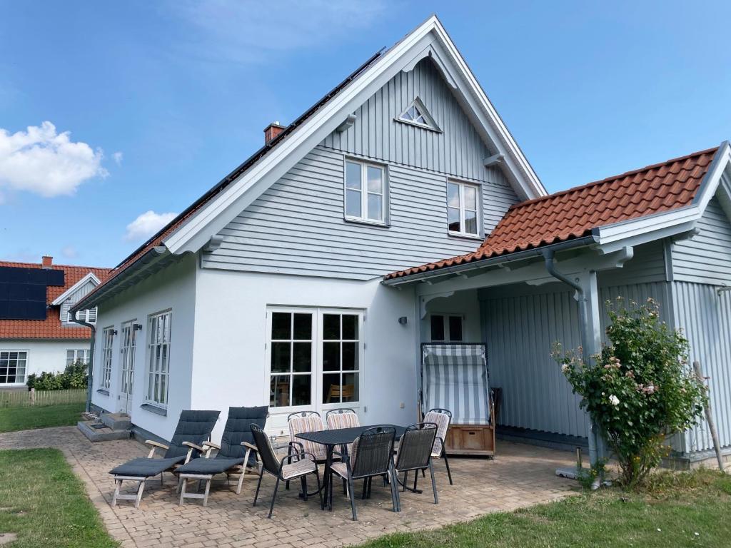 Ferienhaus " Haus am Meer " an der Ostsee, Sauna, Kamin, Strandkorb ...