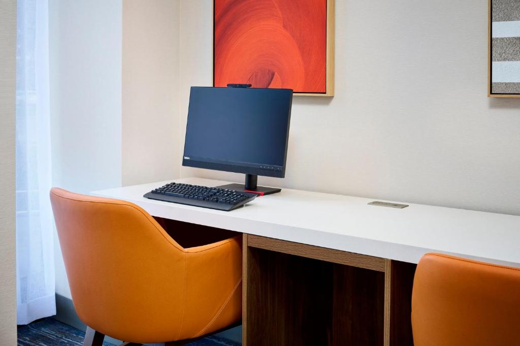 Holiday Inn Express Hamilton - Upper James by IHG, Hamilton (updated ...